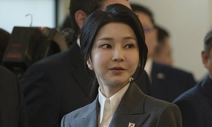 South Korean Prosecutors Question Ex-First Lady Accused of Bribery ...