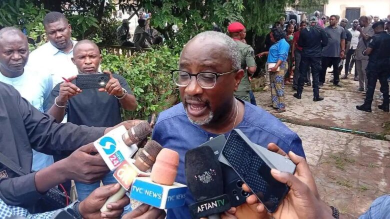 Ondo Senator Escapes Death as Gunmen, Political Thugs Invade APC ...